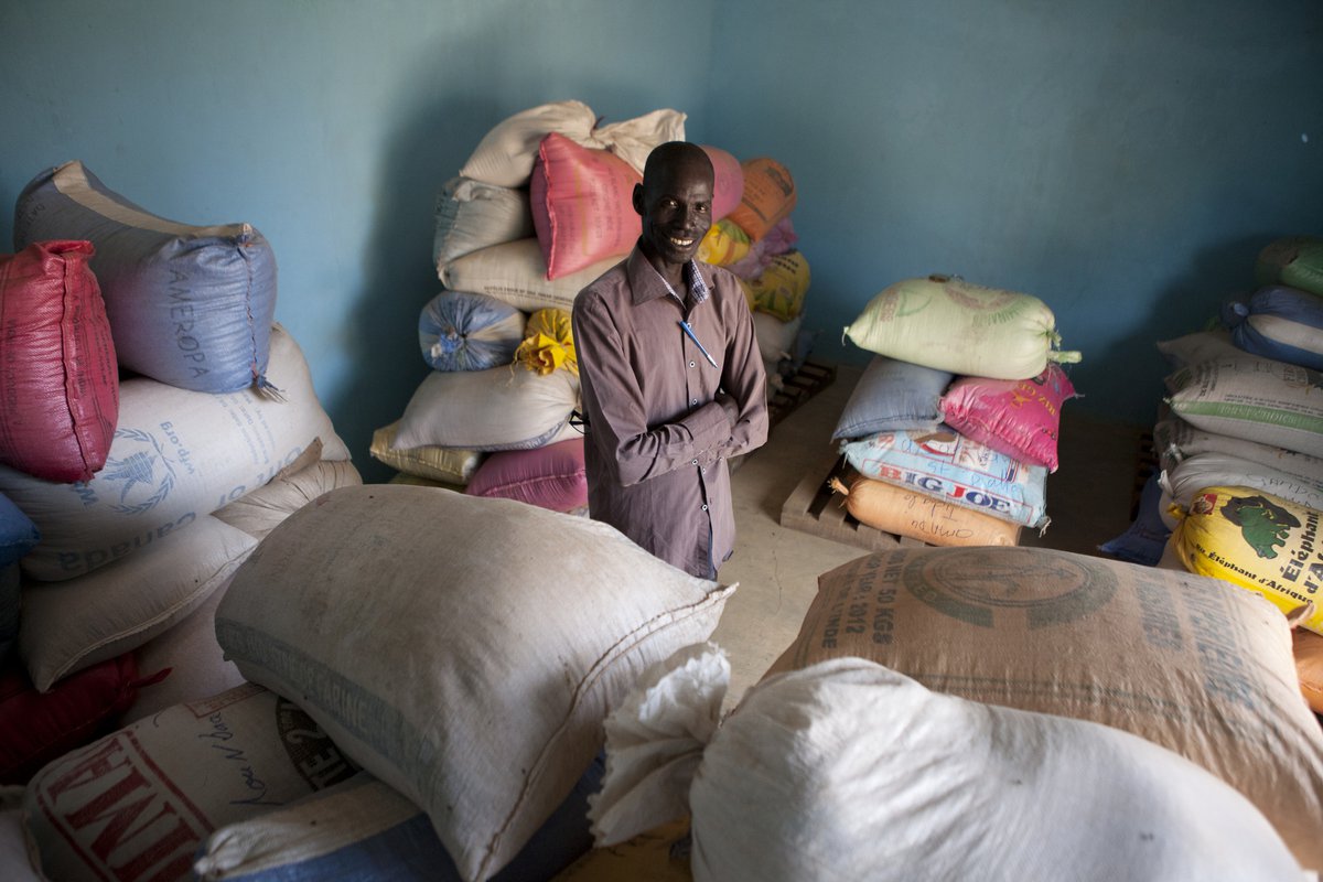 Banking on grain helps a village fight hunger | Oxfam