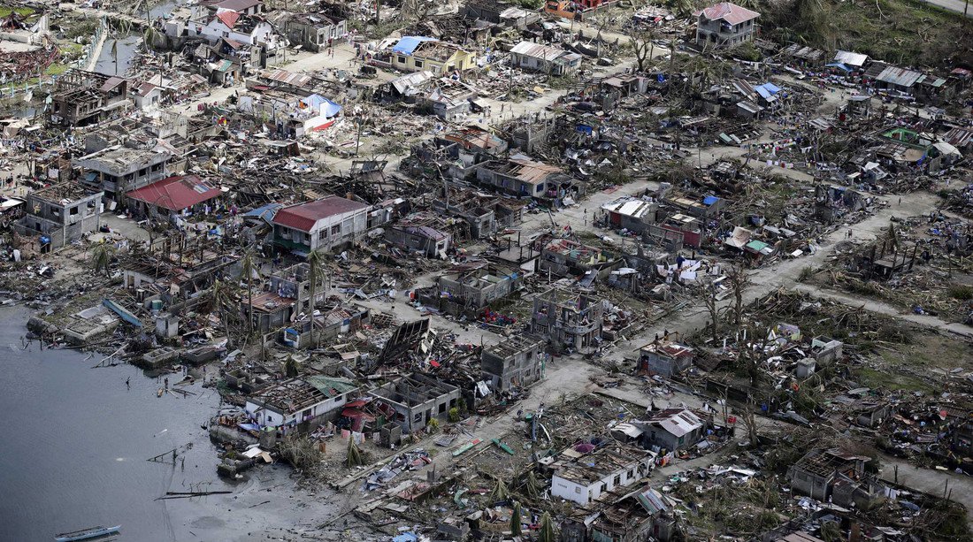 In the Philippines, storm survivors desperately need clean water and ...